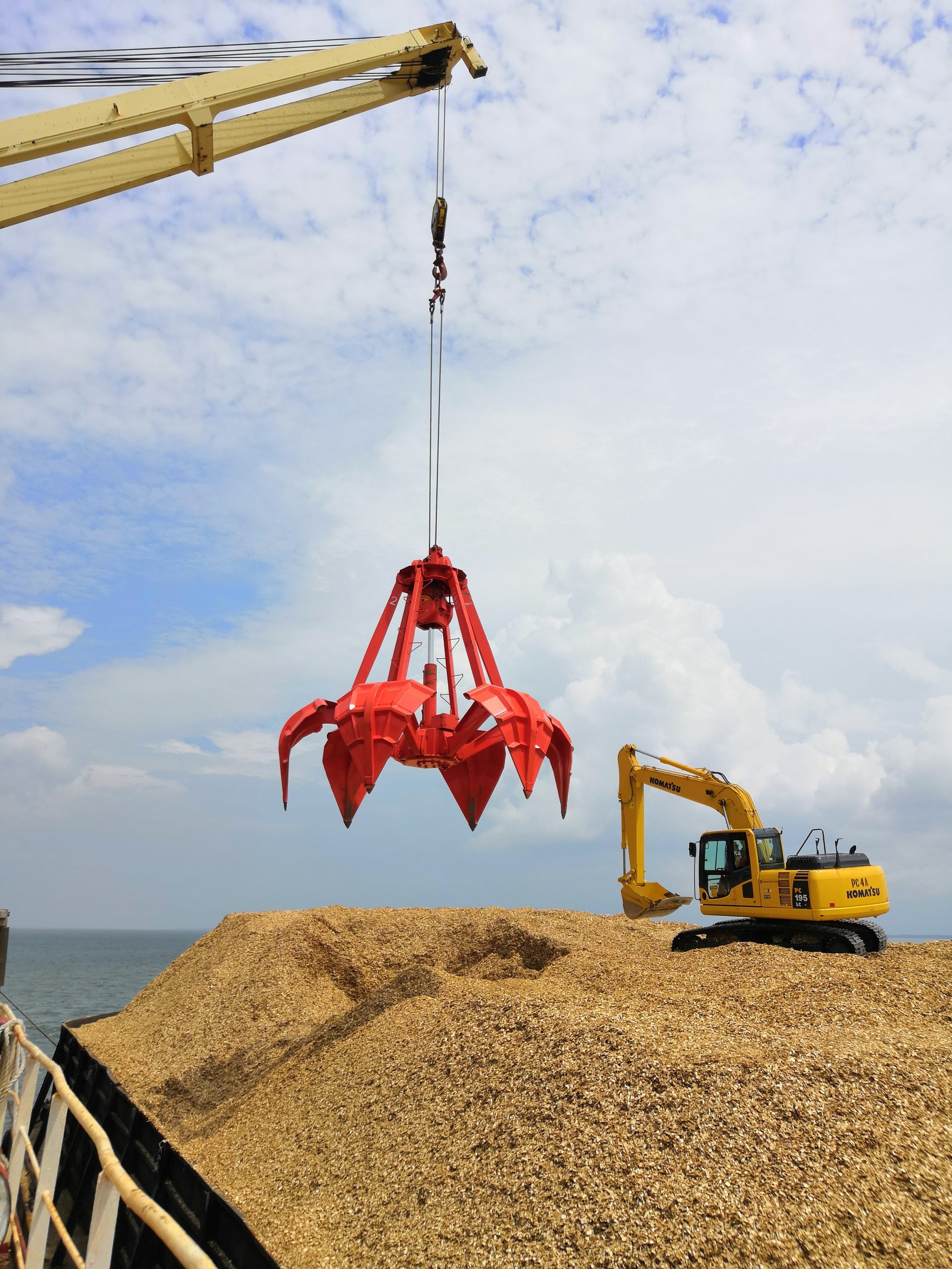 Grab sales far exceed previous years-Remote control grab to Indonesia ...