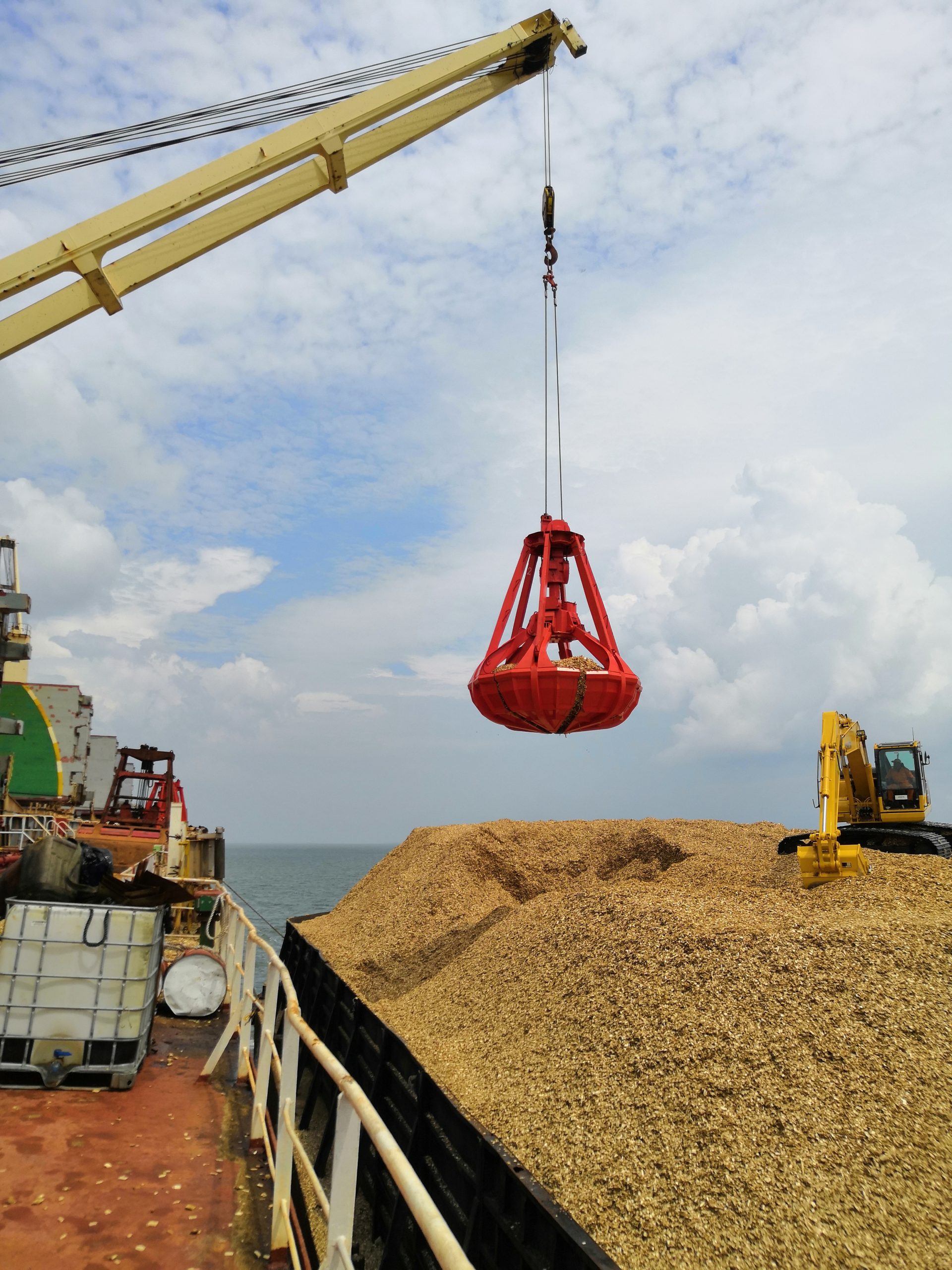 Grab sales far exceed previous years-Remote control grab to Indonesia ...